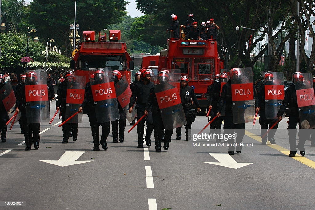 APA FUNGSI FRU NI ??? [VIDEO] ~ SALUTE! Sang Saka Biru