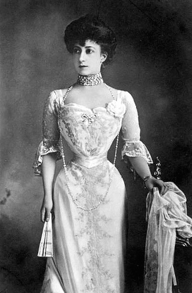 Crowns, Tiaras, & Coronets: Maud of Wales, Queen of Norway