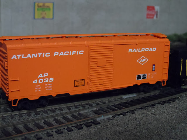 New York Central Train Layout: Another Joint APRR / NYCTL Paint Project