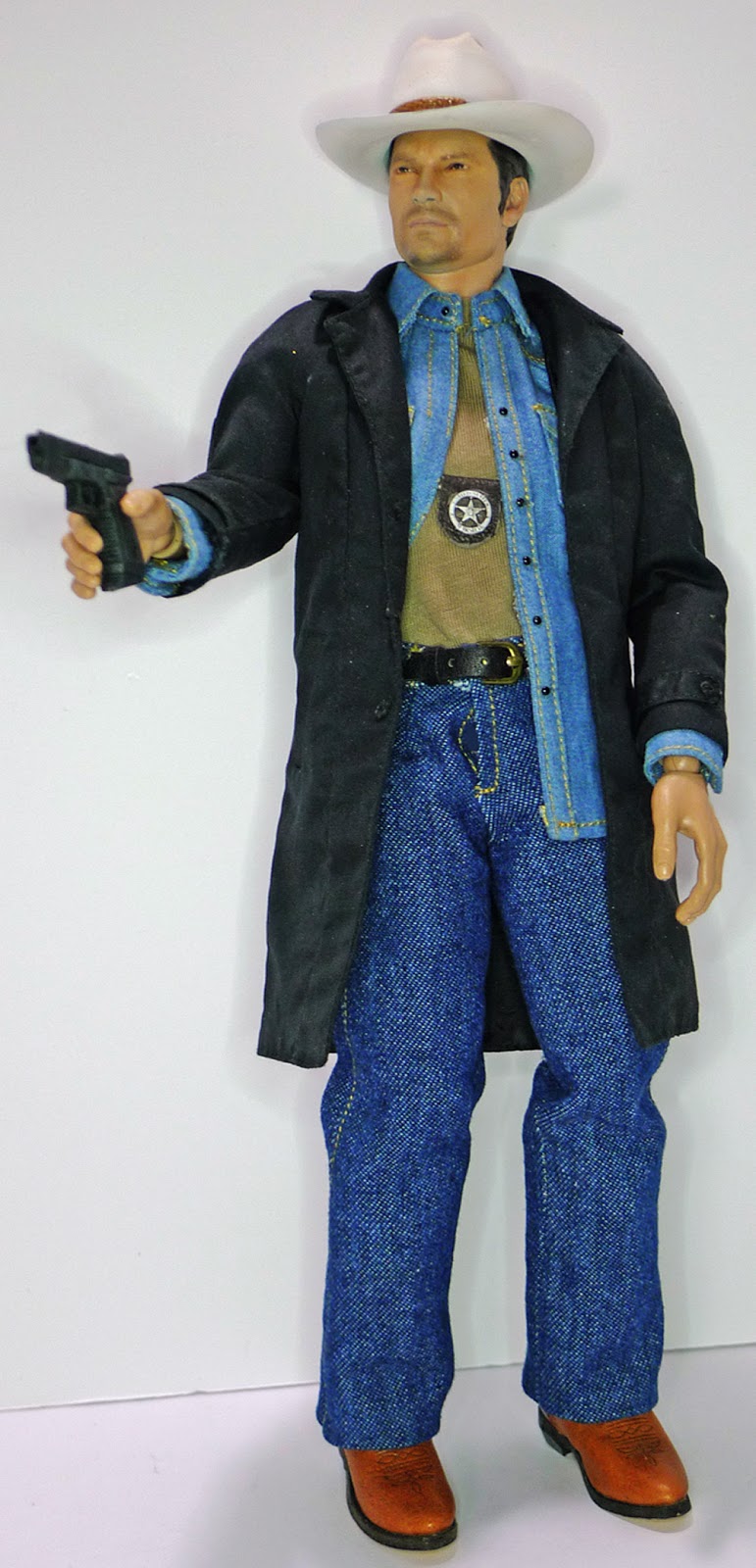 The Robb Collections: Justified's Raylan Givens, Timothy Olyphant ...