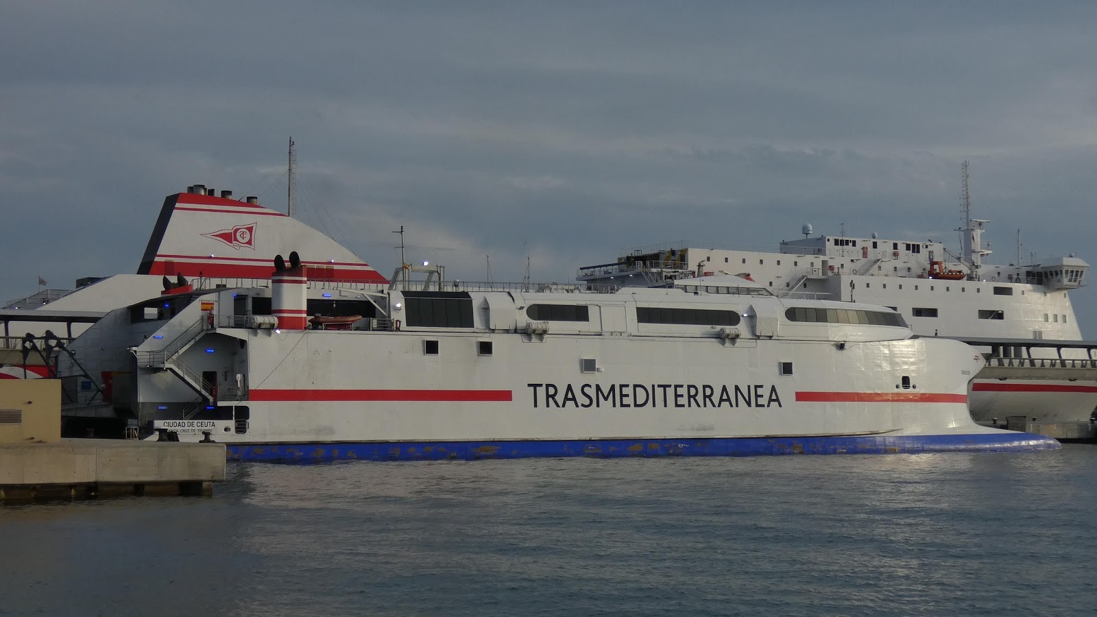 FERRYBALEAR: El Fast Ferry "Ciudad de Ceuta" comienza a doblar entre ...