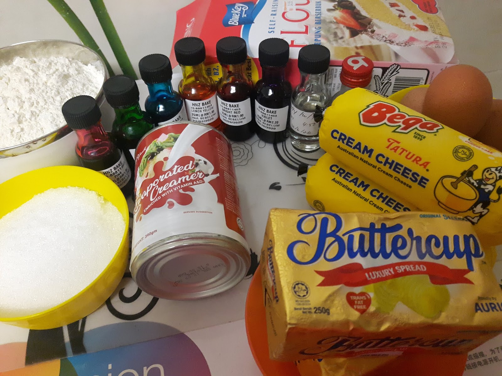 BAHAN DAN CARA BUAT : RAINBOW CAKE