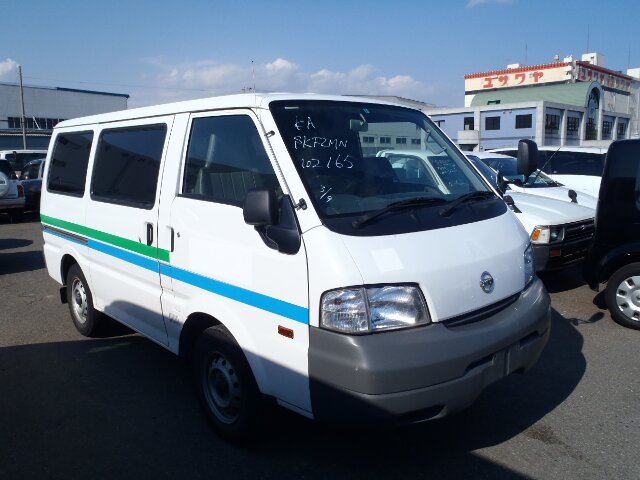 EN: "Nissan Venette van 2007/02" ALREADY IN SRI LANKA