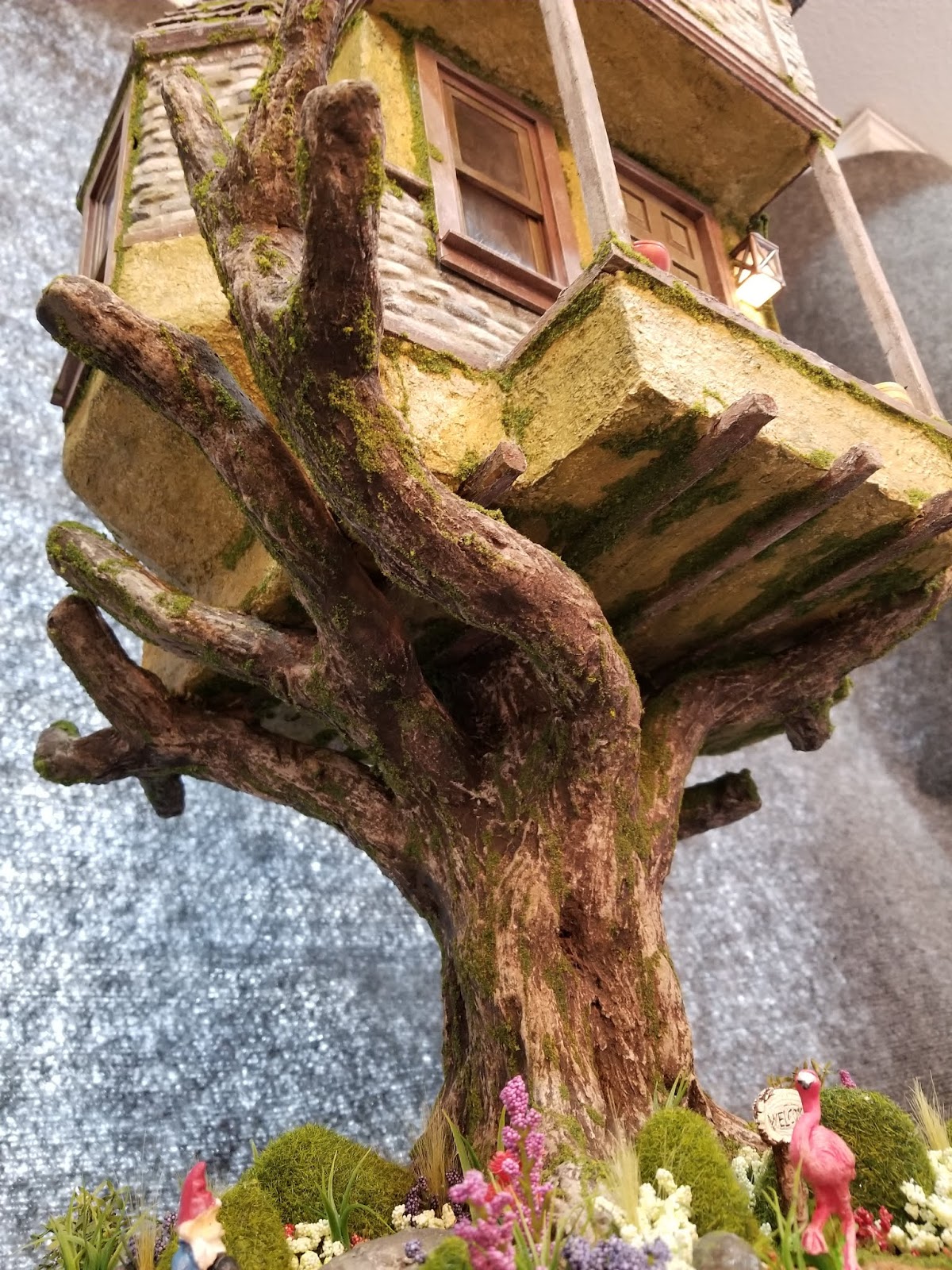 Greggs Miniature Imaginations- (Ever After Cottages): Tree House