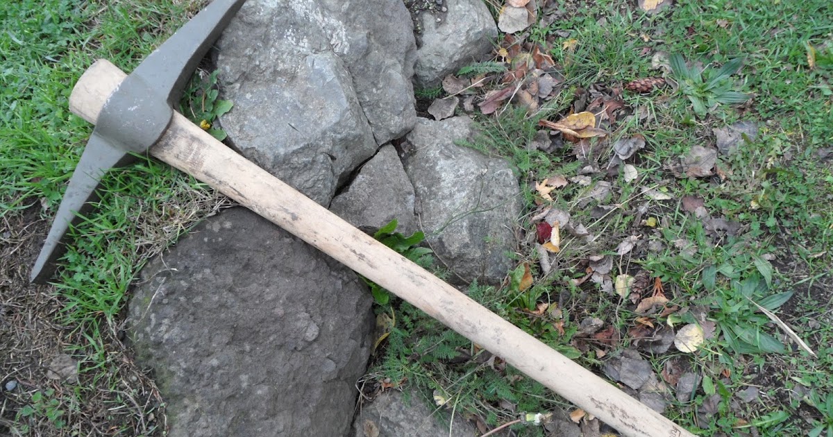 Four Bees: Swedish Army Pick - Mattock, WW2 vintage, Made by Gränsfors ...