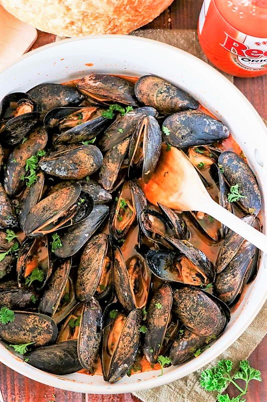 Buffalo Steamed Mussels Recipe | The Kitchen is My Playground