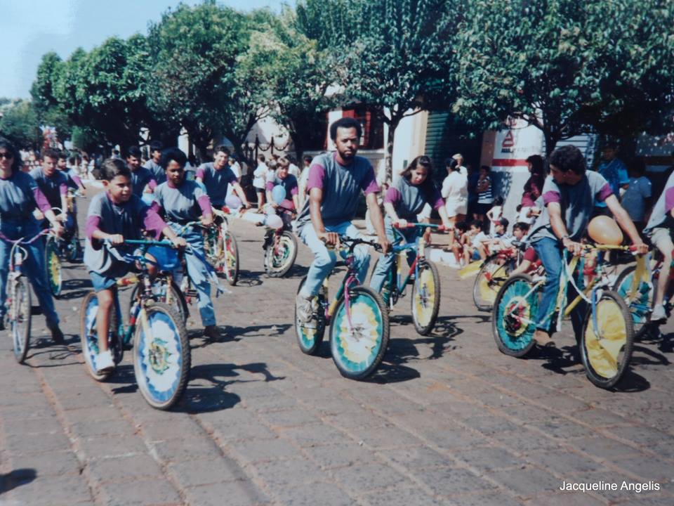 Colina SP: Desfile cívico alegórico 21 de abril de 1994