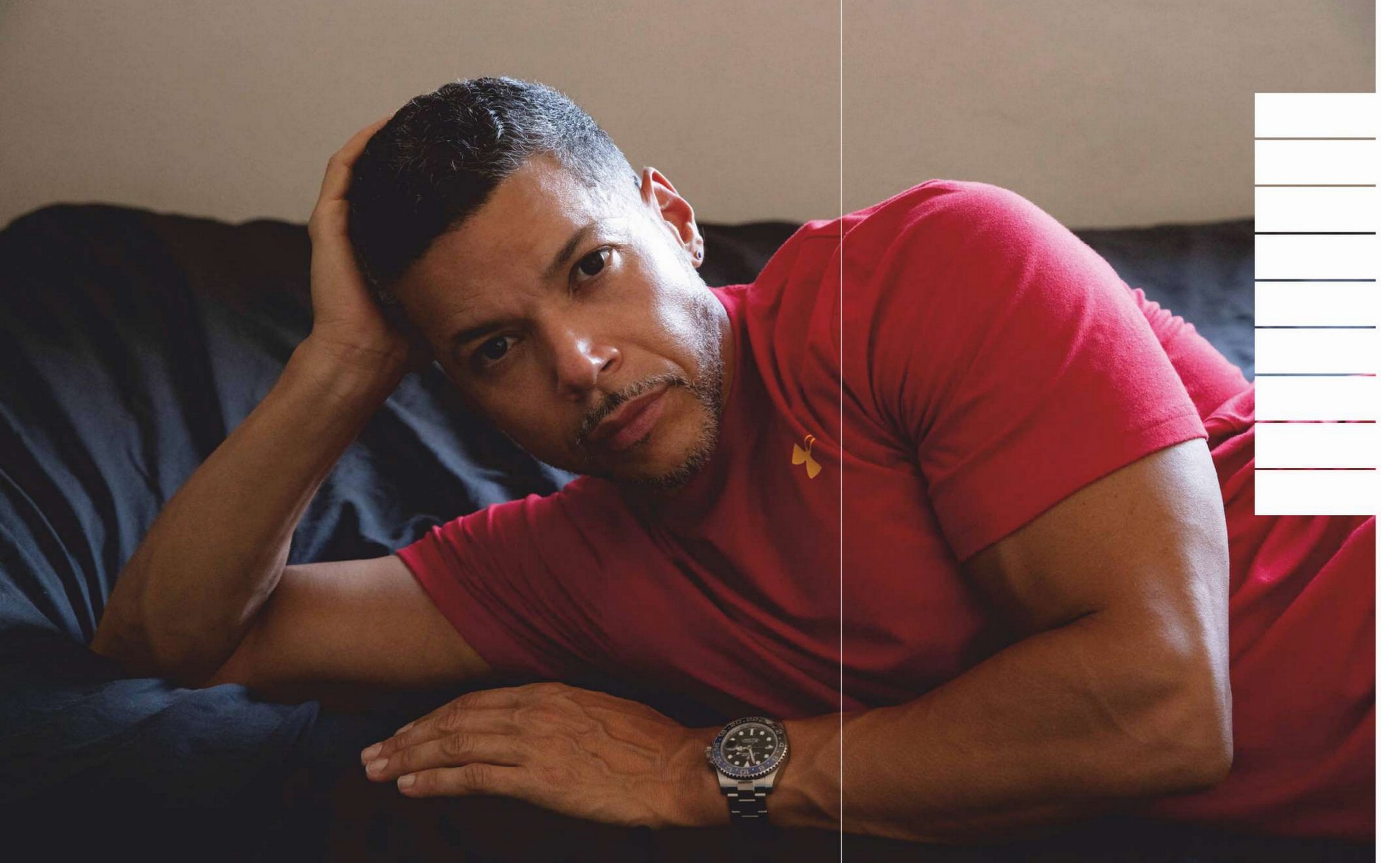 Wilson Cruz para DA MAN Magazine en fotos de Ian Phillips