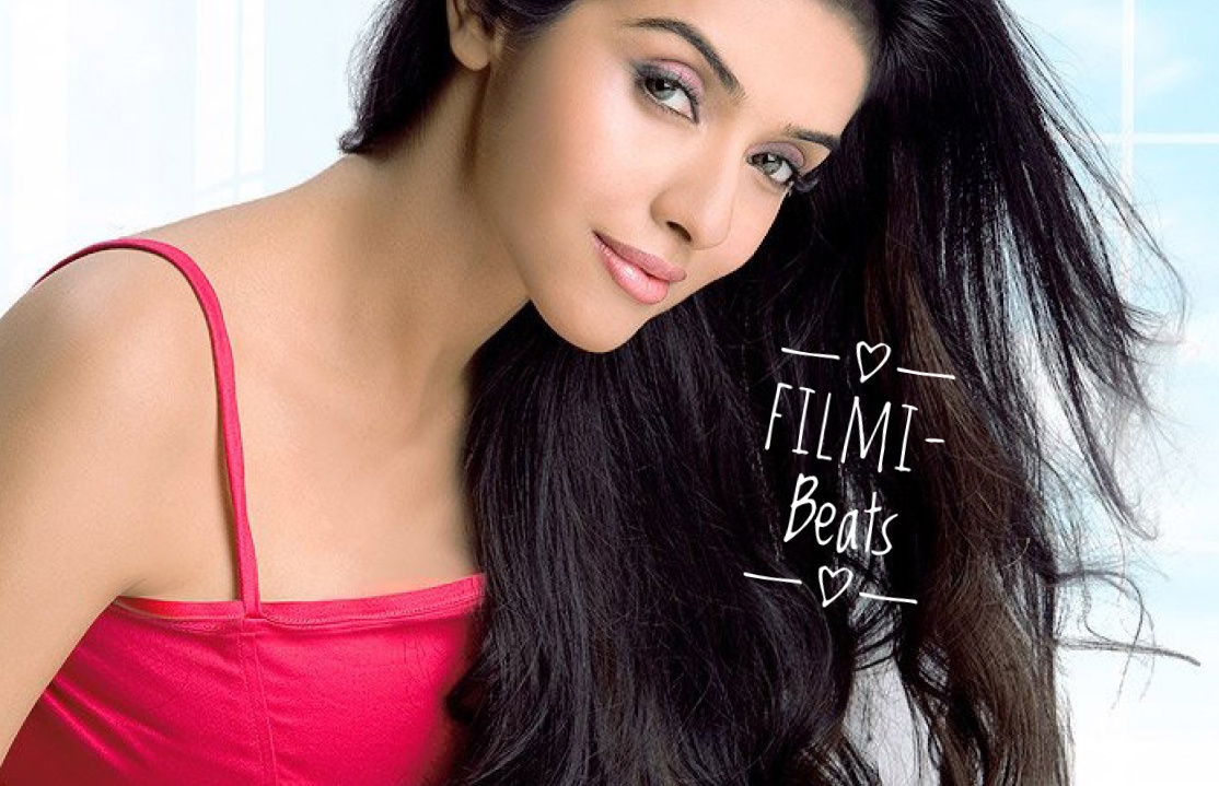 Asin Thottumkal - FILMI BEATS HD WALLPAPERS