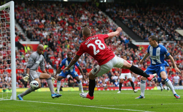 Alexander Buttner Goal Debut | Manchester United Wallpapers