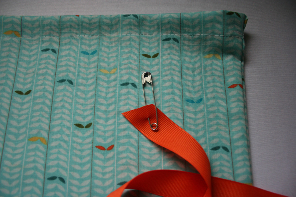 eat your p's and q's: easy-to-make drawstring bags