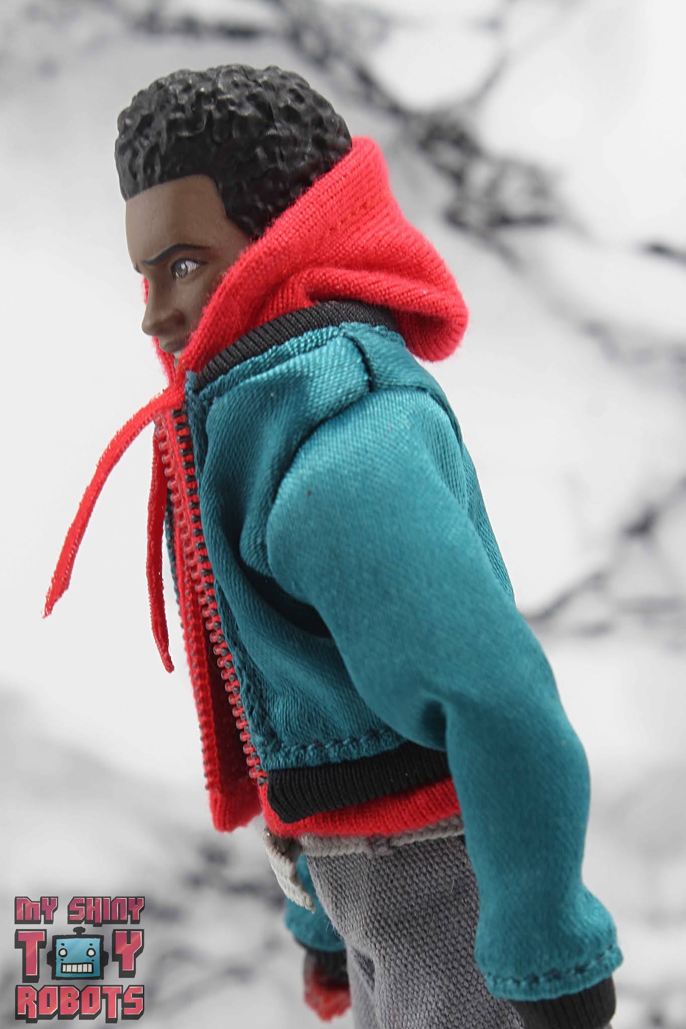 My Shiny Toy Robots: Toybox REVIEW: MAFEX Spider-Man (Miles Morales)