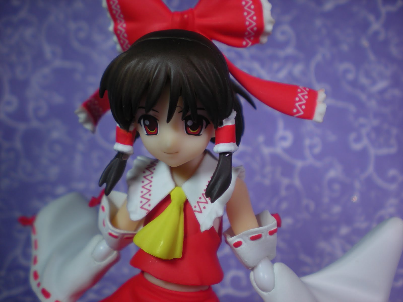 Review: [Max Factory] Figma #55 Reimu Hakurei | Night's Corner