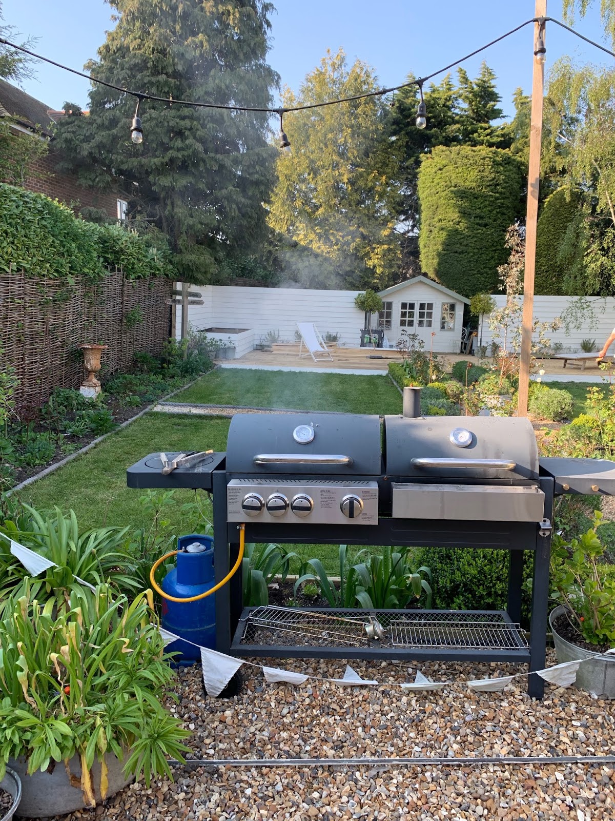 Food // Summer BBQ inspiration - Roses and Rolltops