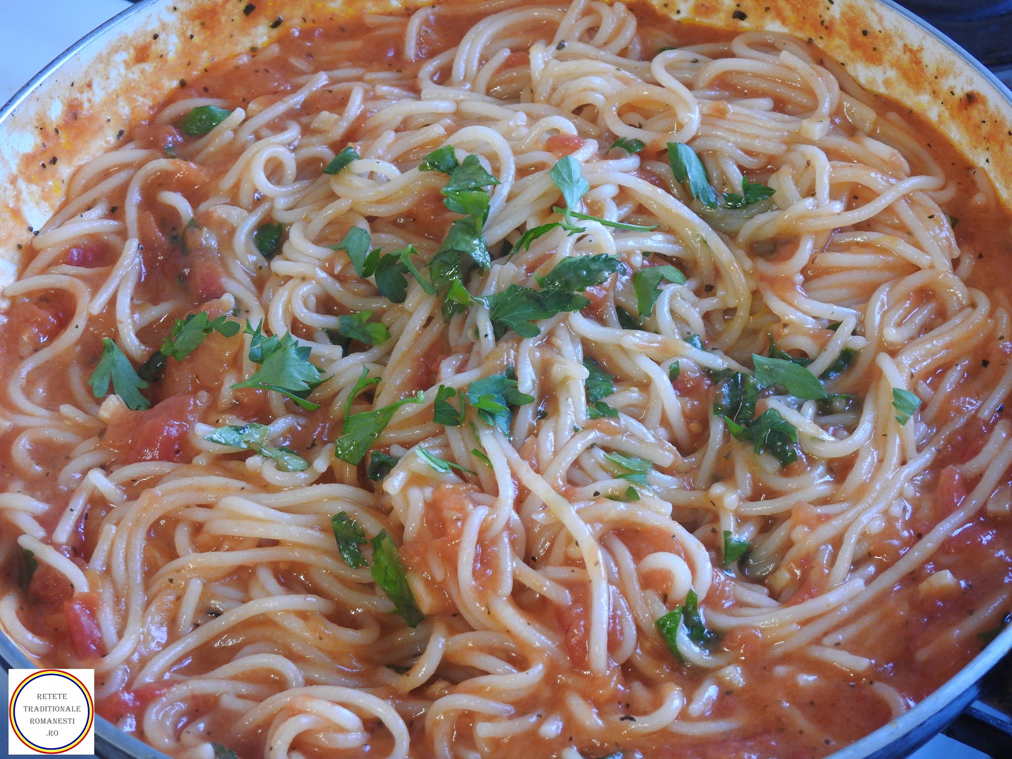 Spaghete cu rosii reteta | Retetetraditionaleromanesti.ro