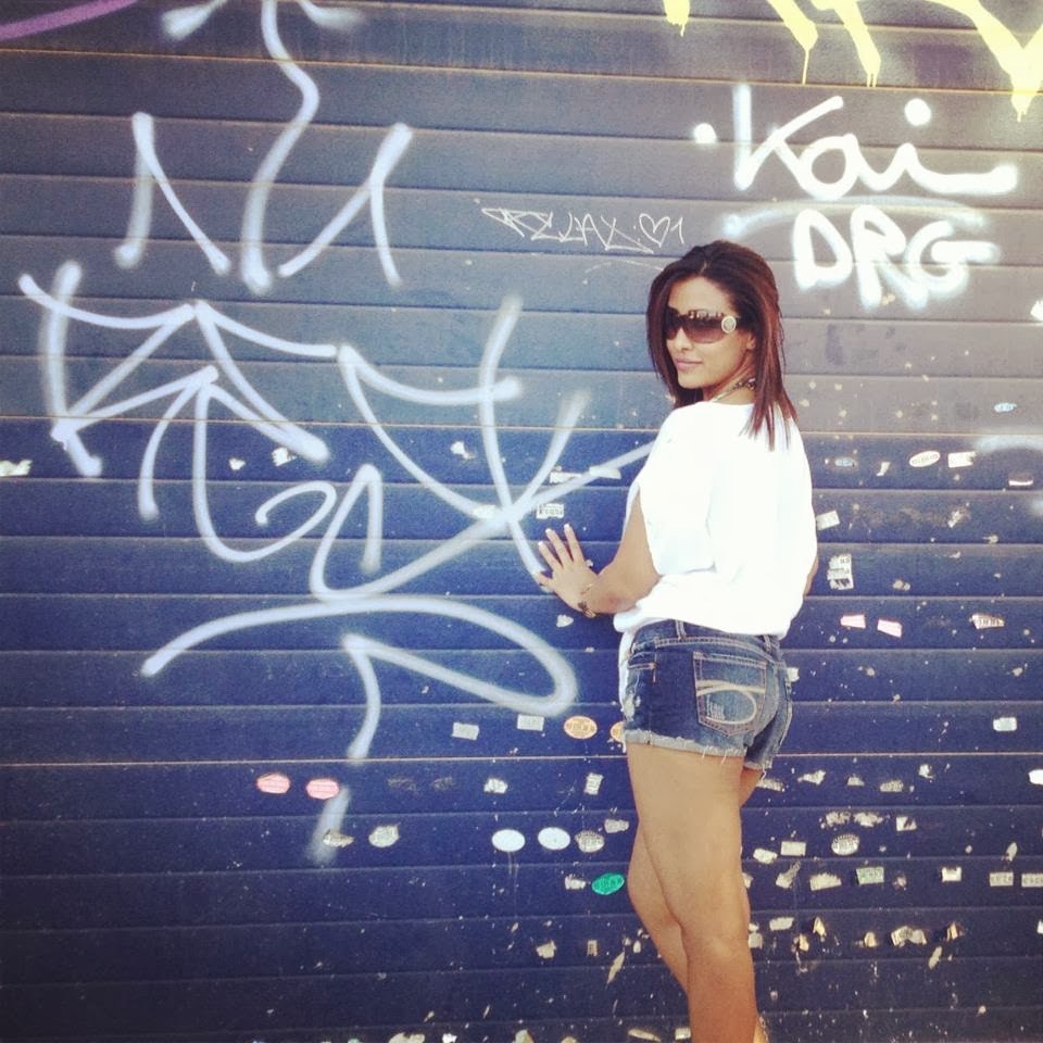 33000lk photo s: model Nadee Kumarasinghe photo collection