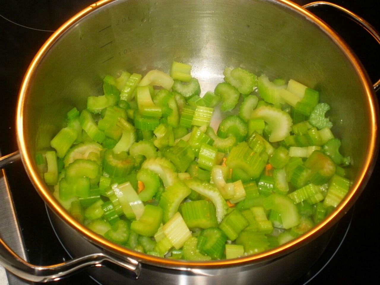 Stangensellerie-Creme-Suppe