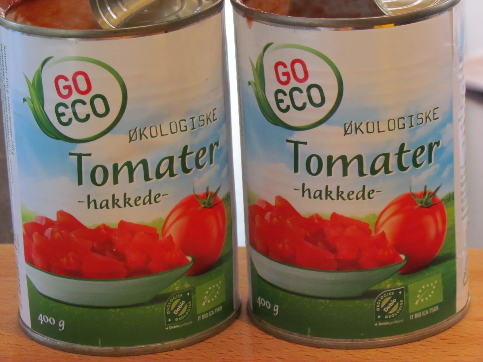 Cathrines matblogg: Tomatsaus av hermetiske tomater.