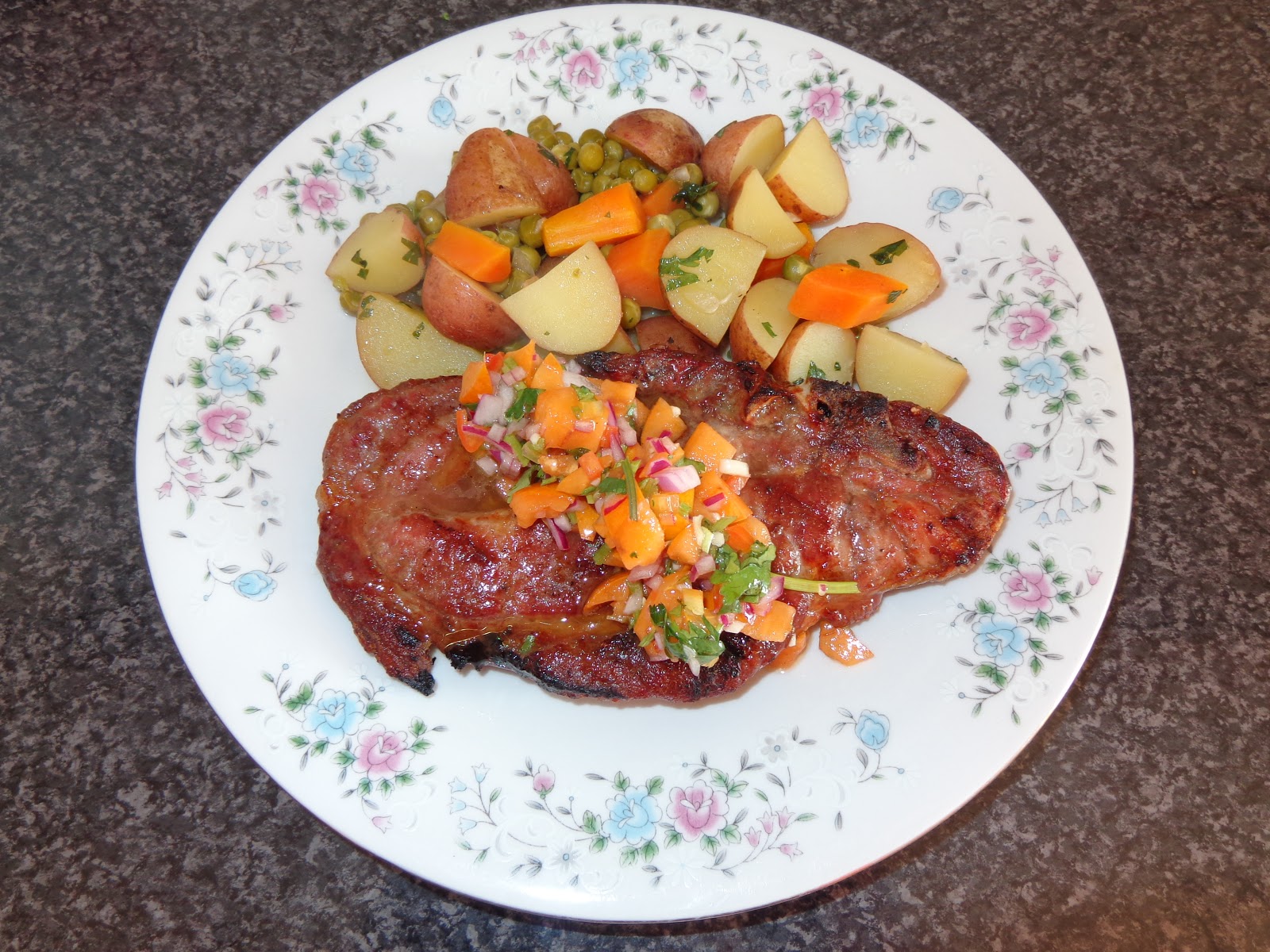 LA COCINA DEL POLLO: CHULETAS DE CERDO PARRILLERAS CON PEBRE DE ...