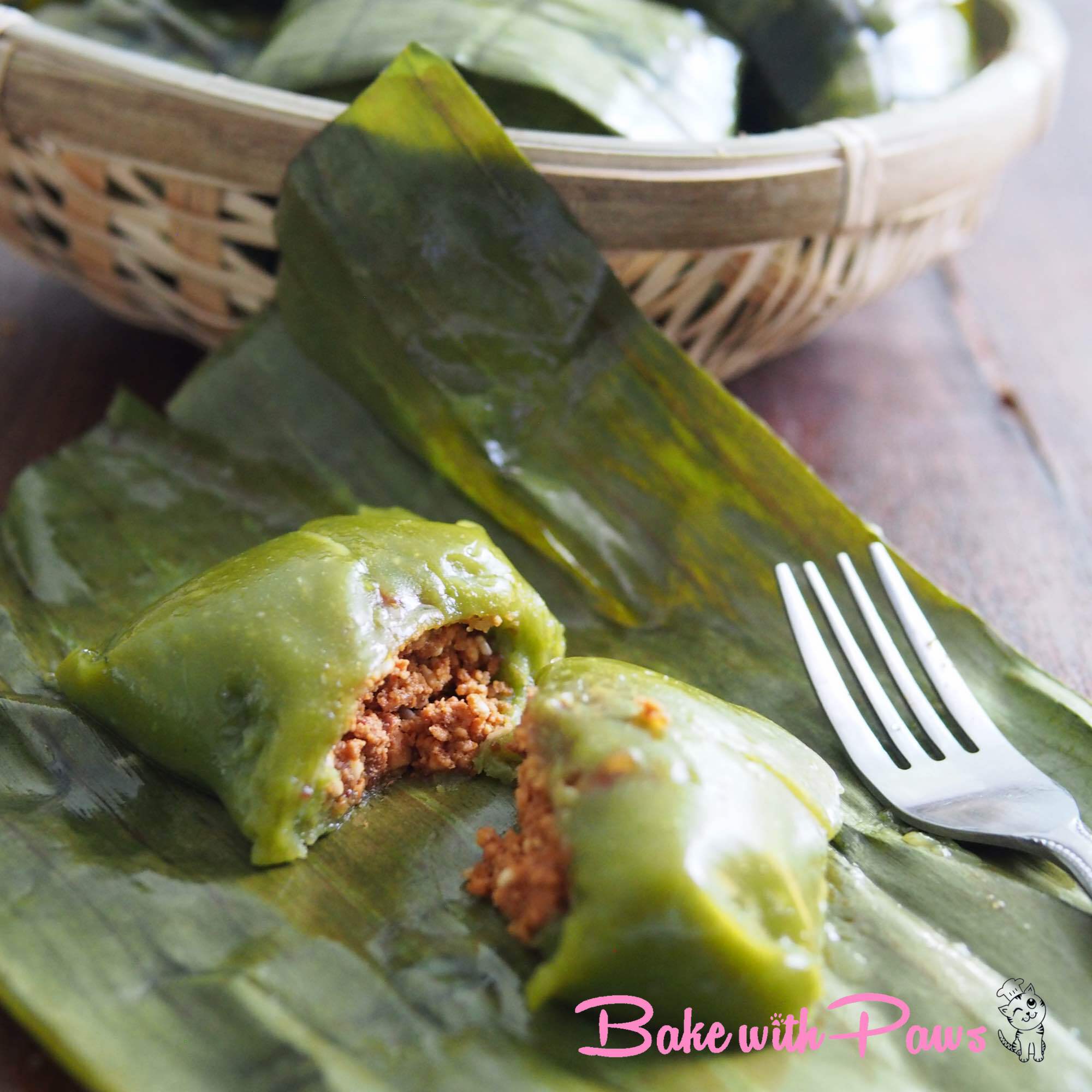 Kuih Koci Pandan (Peanut Filling) - BAKE WITH PAWS