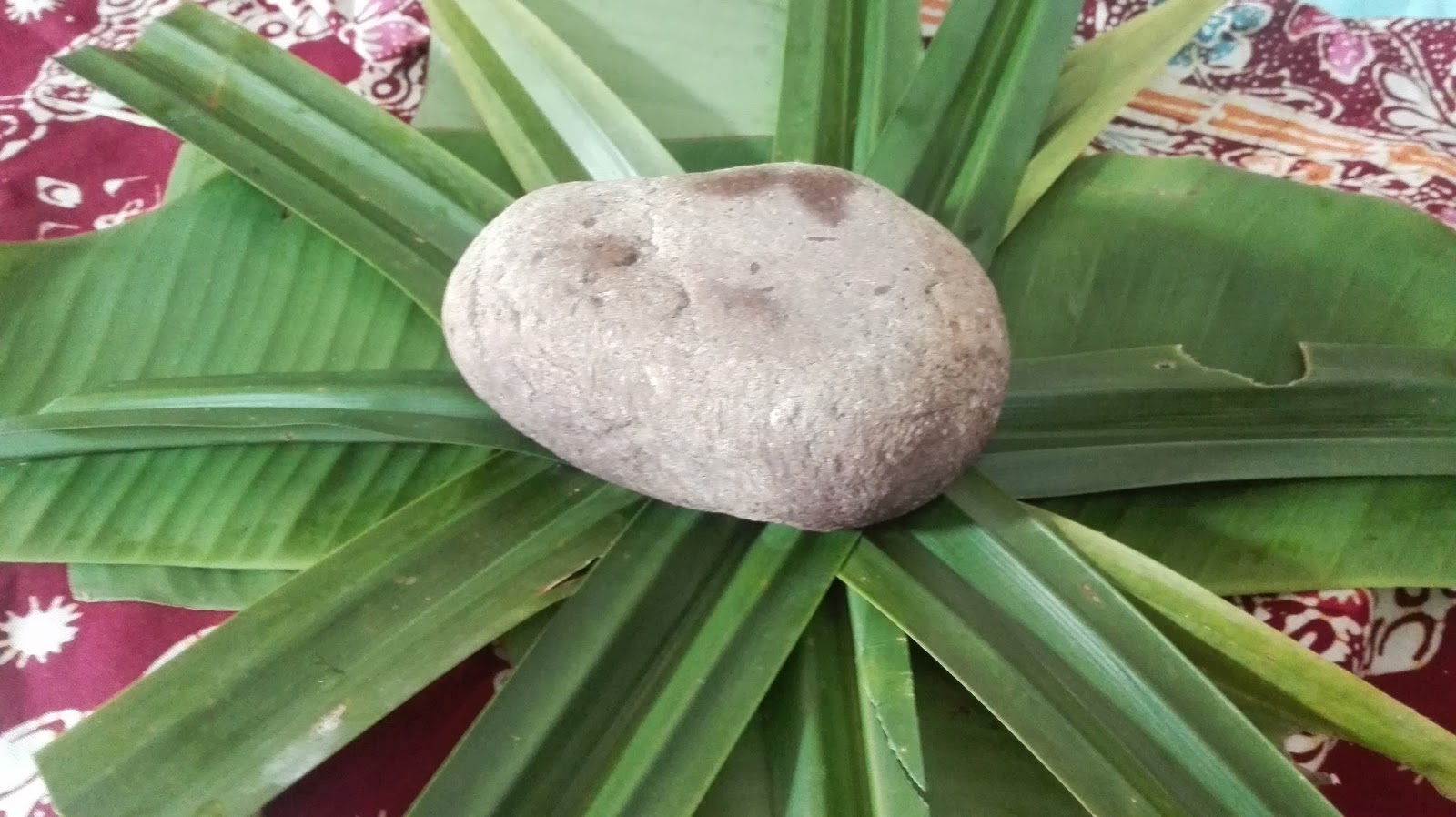 AhmarDyla Batu Sungai Untuk Bertungku