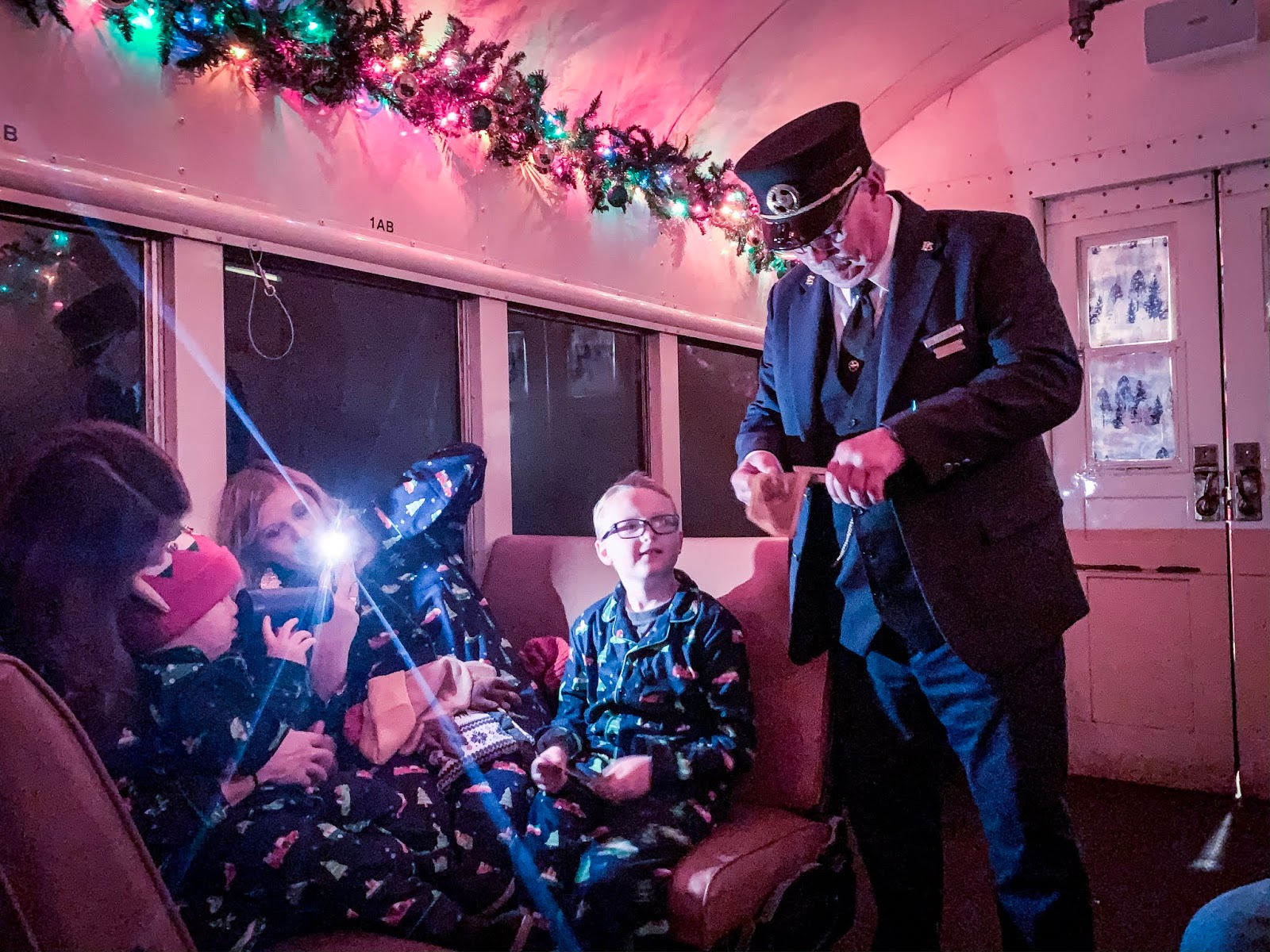 {ALL ABOARD THE POLAR EXPRESS / 2019} - HALL AROUND TEXAS