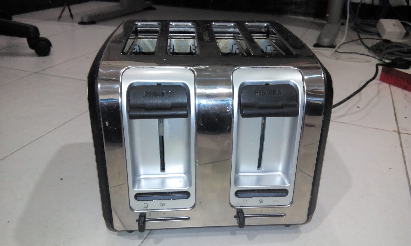 Life Begins at Forty: Philips HD2648 slice toaster repair