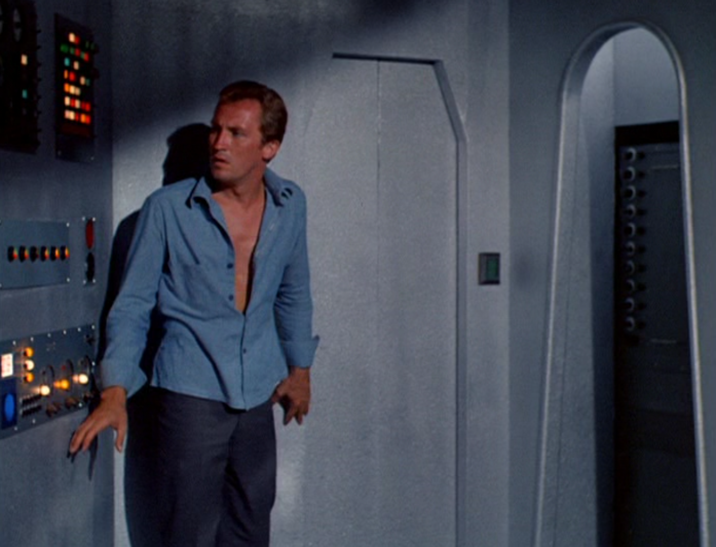 THE INVADERS: Episode 25: Dark Outpost - 10/24/67