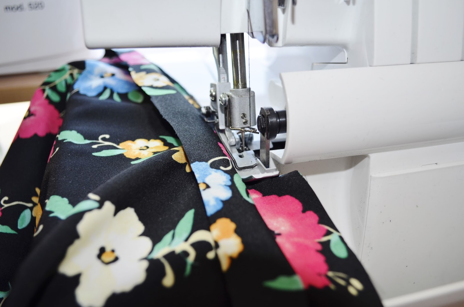 Cose conmigo: falda de capa | Mi primera máquina de coser