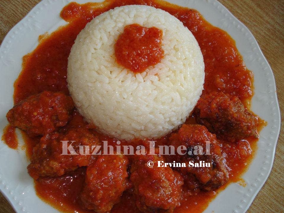 KuzhinaIme.al: Qofte me salce domatesh (Receta nga Ervina Saliu):