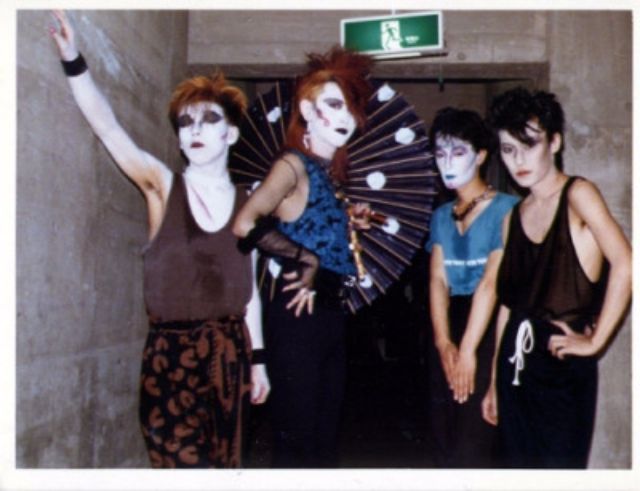 White of Face and Clad in Black, These 60 Amazing Candid Snapshots ...