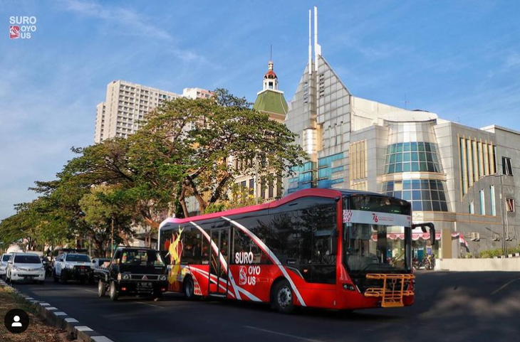 Suroboyo Bus, Bus Ramah Lingkungan di Surabaya - Dea Merina