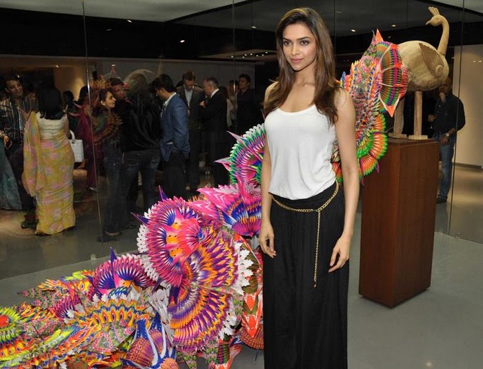 Deepika Padukone Hot Hot Navel Stills|Deepika Padukone Hot Hot Navel ...