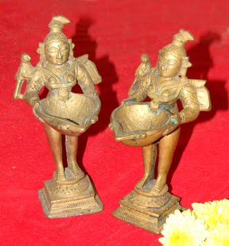 Vikki Antiques : Antique brass Deepa sundari / Deepa lakshmi