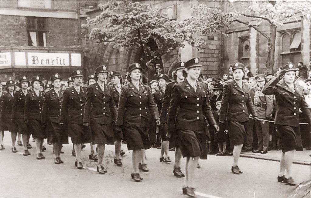 Women Heroes of WWII: Muriel Phillips, U.S. Army Nurse: Normandy