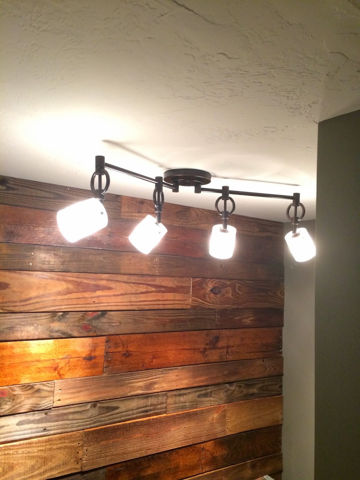 Before & After: Pinterest Pallet Wall - Total Success!