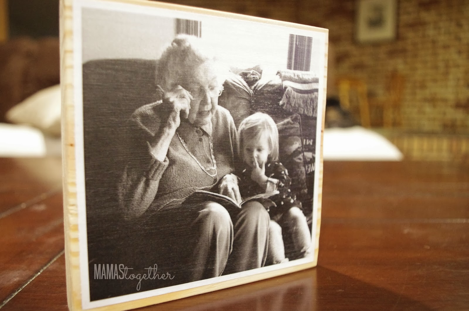 Mamas Together: DIY Gift: Wood Mounted Photos