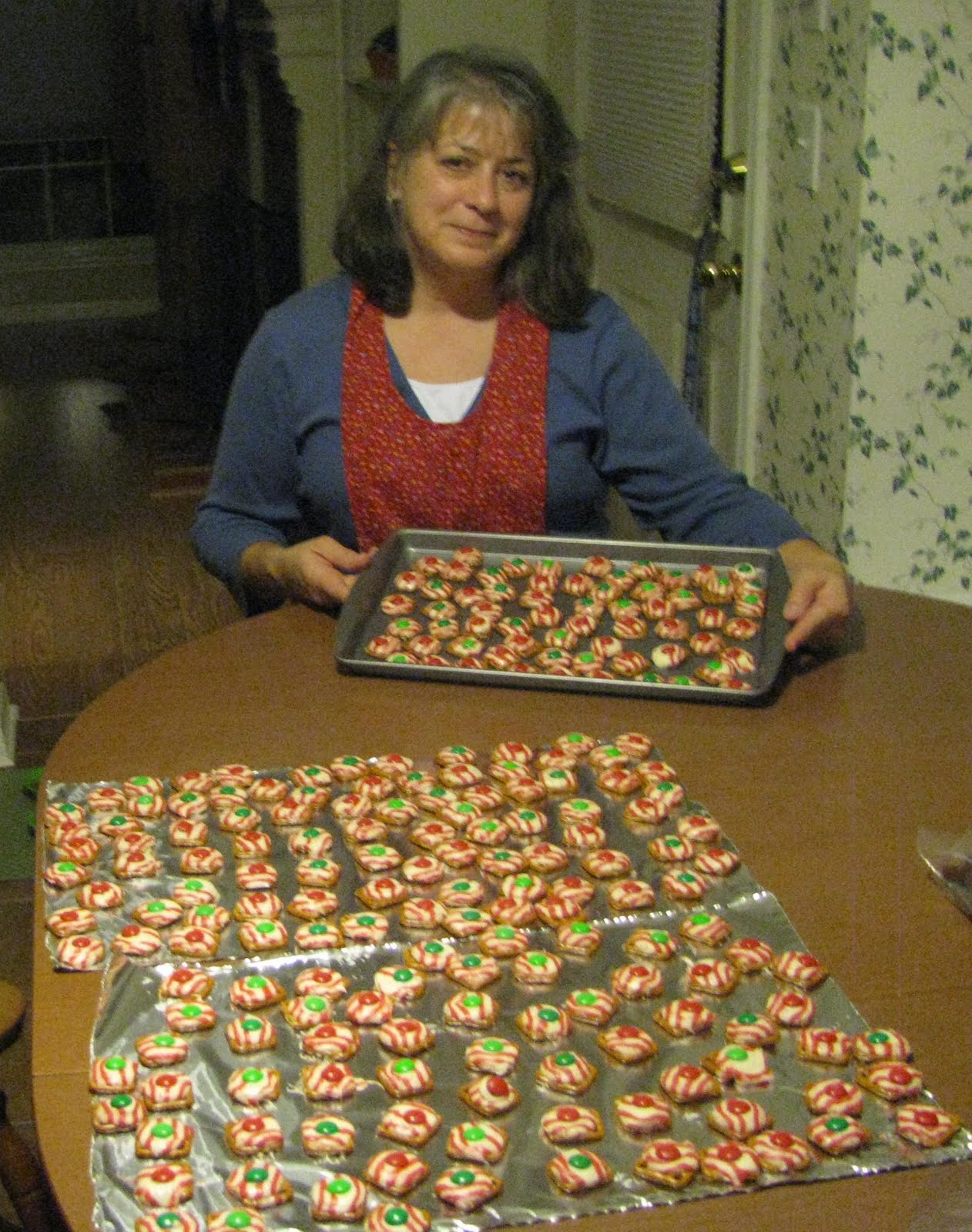 The Cannary Family: Mrs. Claus' Kitchen