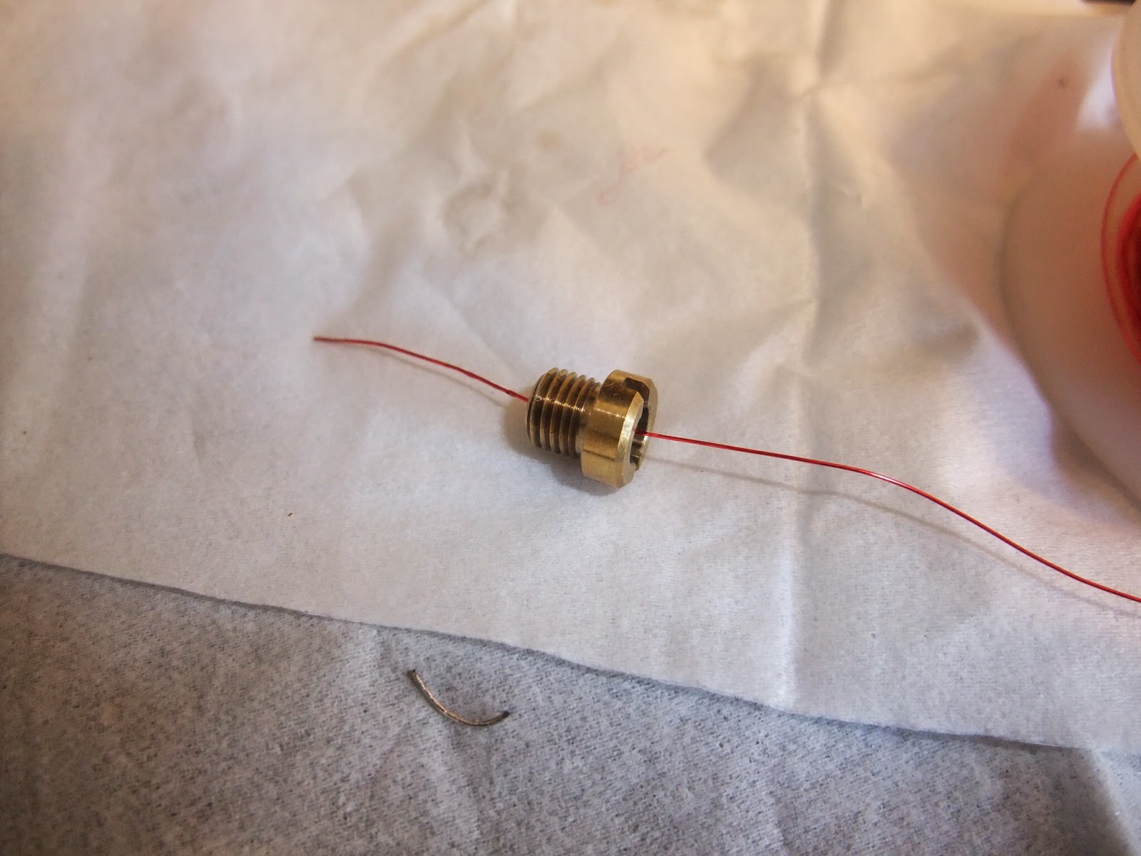 ARTOO - DETOO: KTM 990 Superduke clutch oil jet cleaning