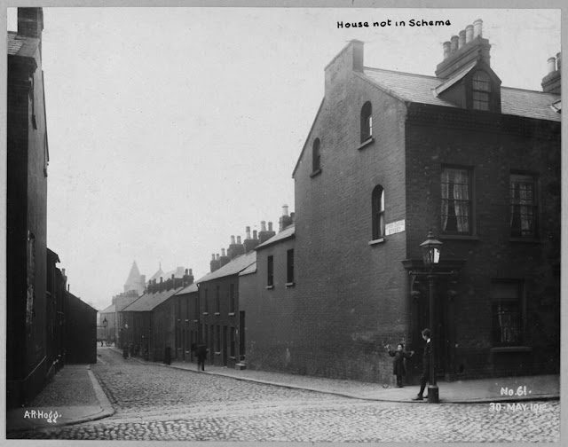 60 Amazing Vintage Photographs Capture Street Life in Belfast in the ...