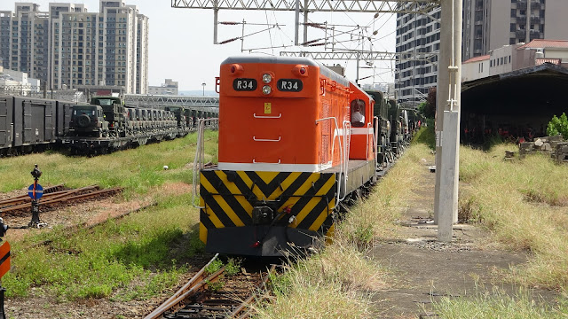 Blair's 鐵道攝影: R34柴電機車 / TRA R34 Diesel-electric Locomotive