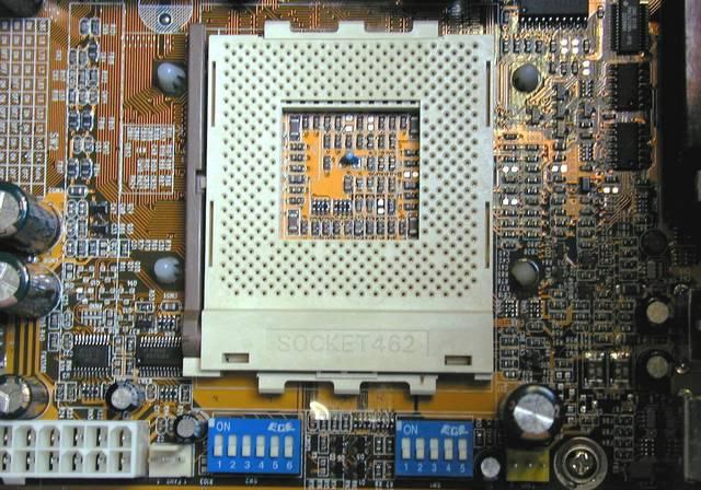 GLOSARIO: Procesadores (Microprocesadores) Zocalos, Multicore, hyper ready