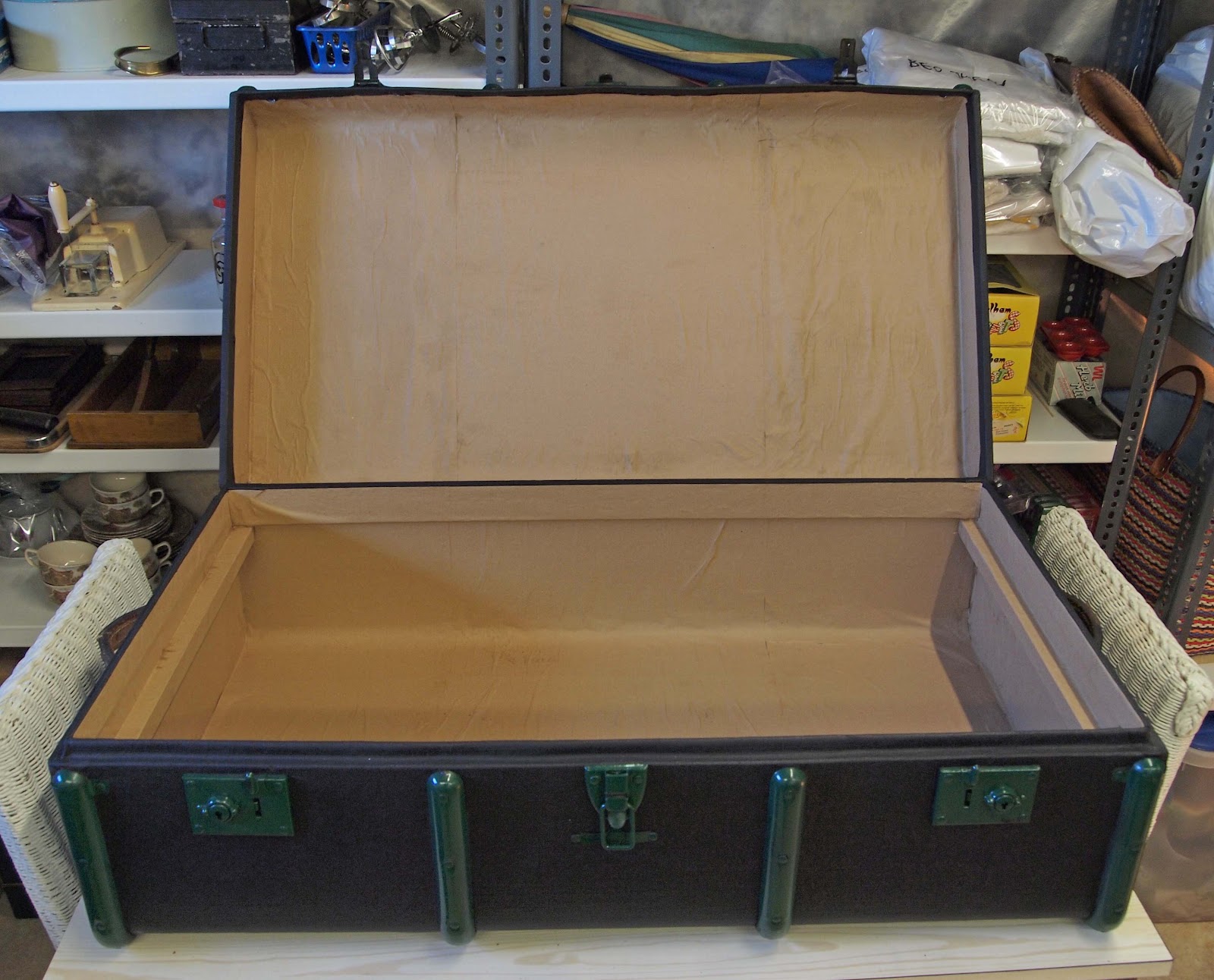 Springy Beard: Tutorial: Renovating an Old Trunk