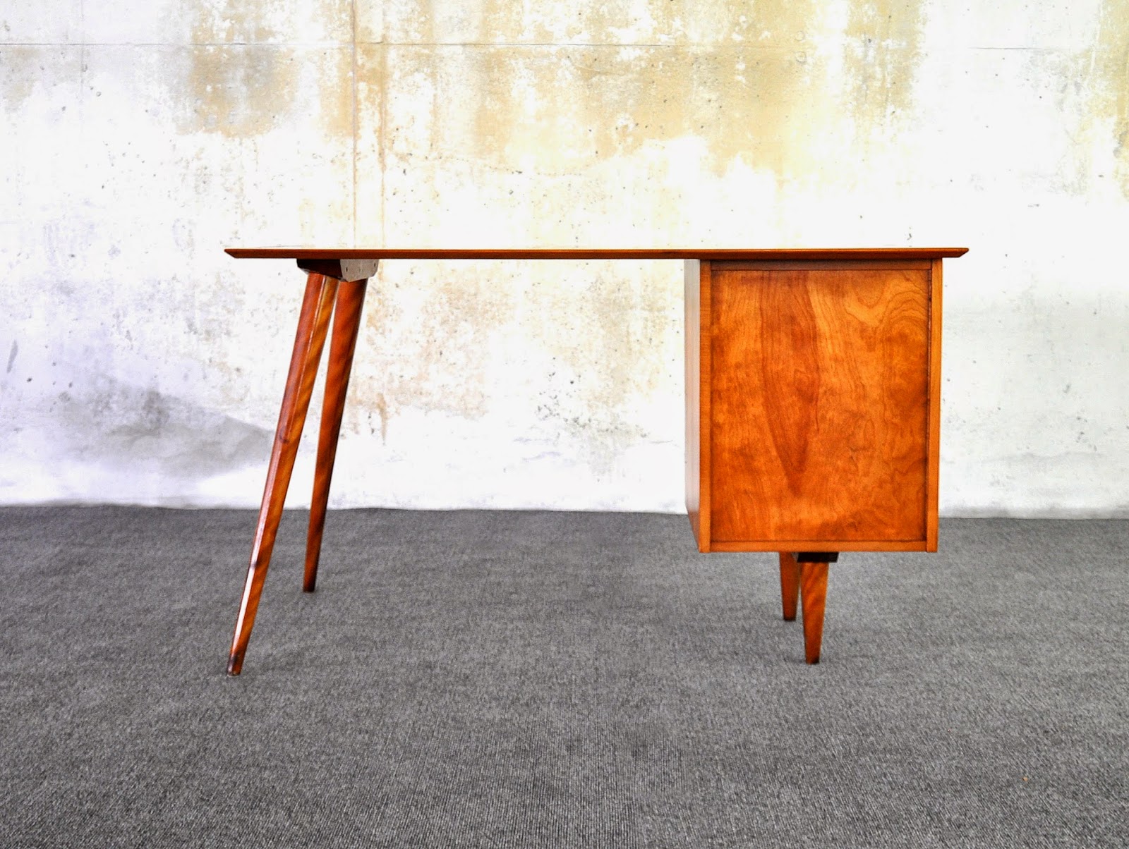 SELECT MODERN: Paul McCobb Desk or Vanity Table