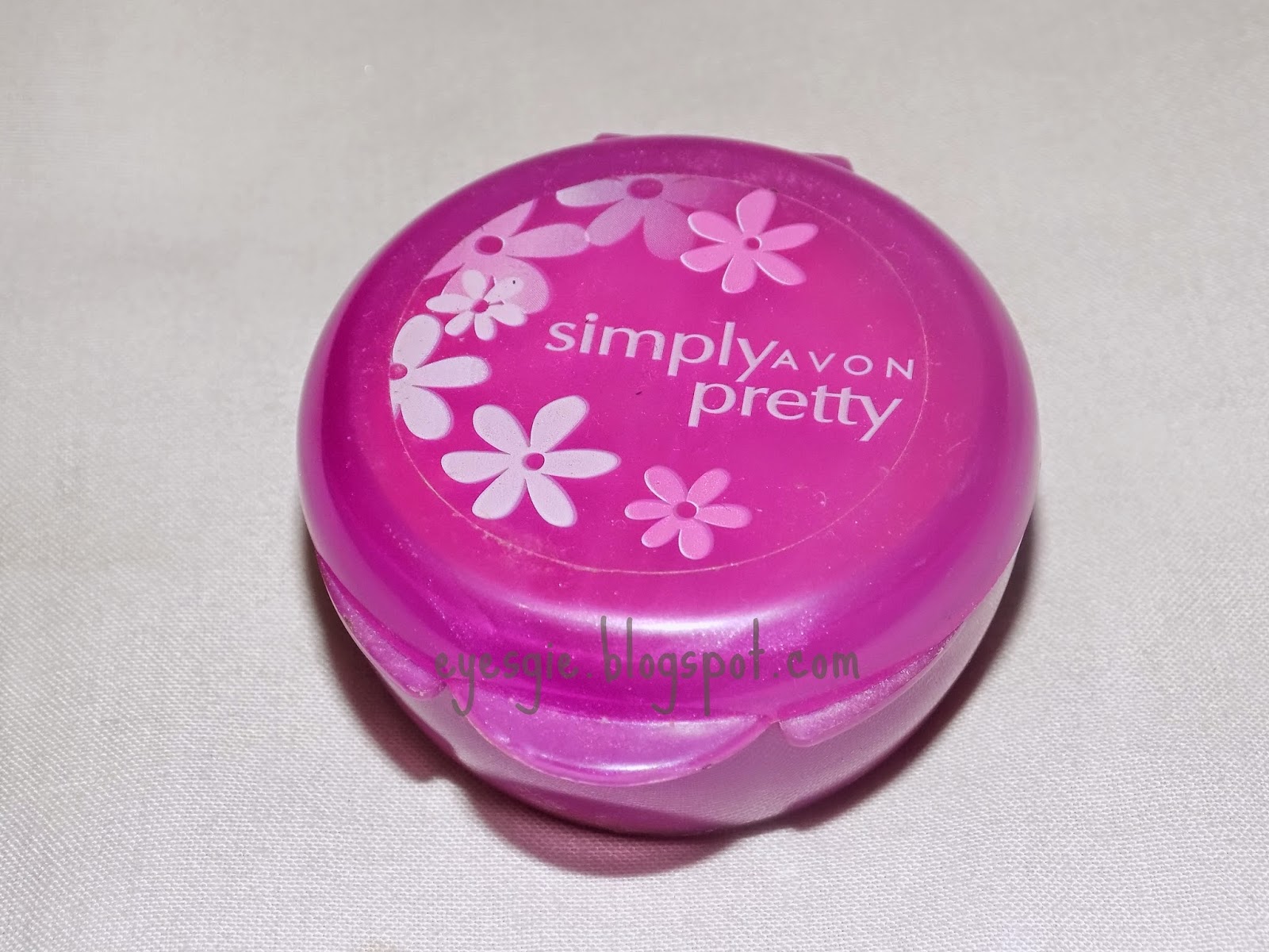 EY-ES-GIE by Sharleen Garcia: Avon Simply Pretty Mini Loose Powder Review