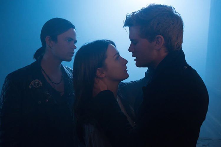 Adaptaciones: Nuevos stills y posters de Fallen ~ Blue Diamonds Books
