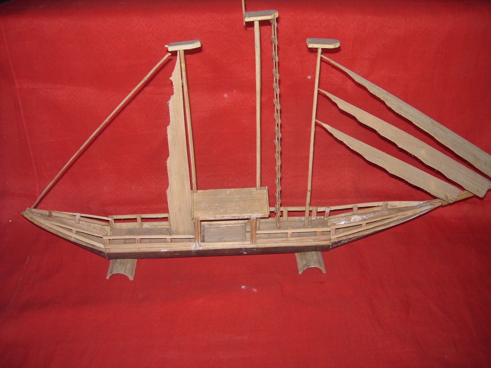 Miniatur Kapal Pesiar Salah Satu Produk Aneka Souvenir Bambu "Lugut ...