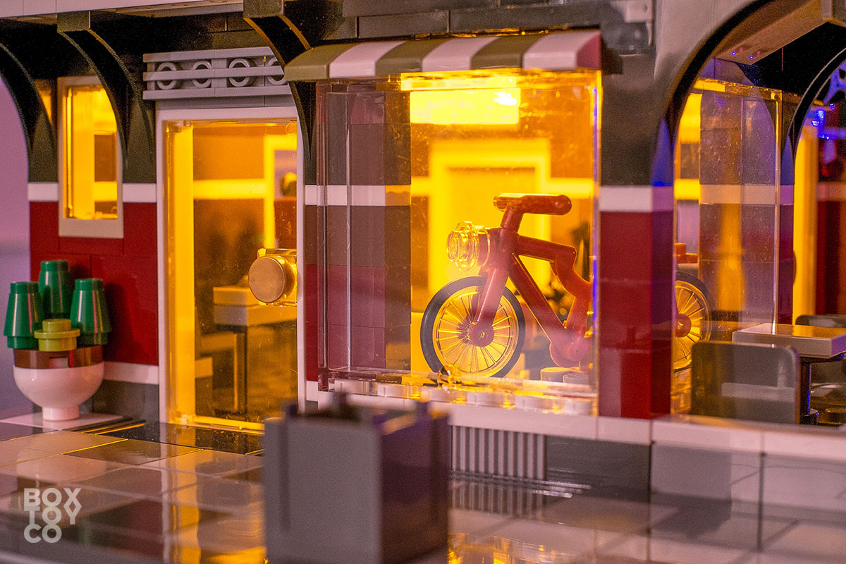 LEGO® Bike Shop & Café 31026 Revisited [MOD] | BoxToyCo