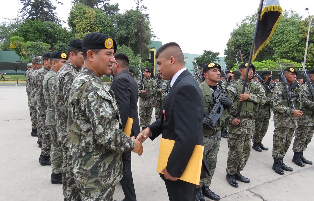 Nuestro Ejército En Video En Diversas Guarniciones Militares Del País