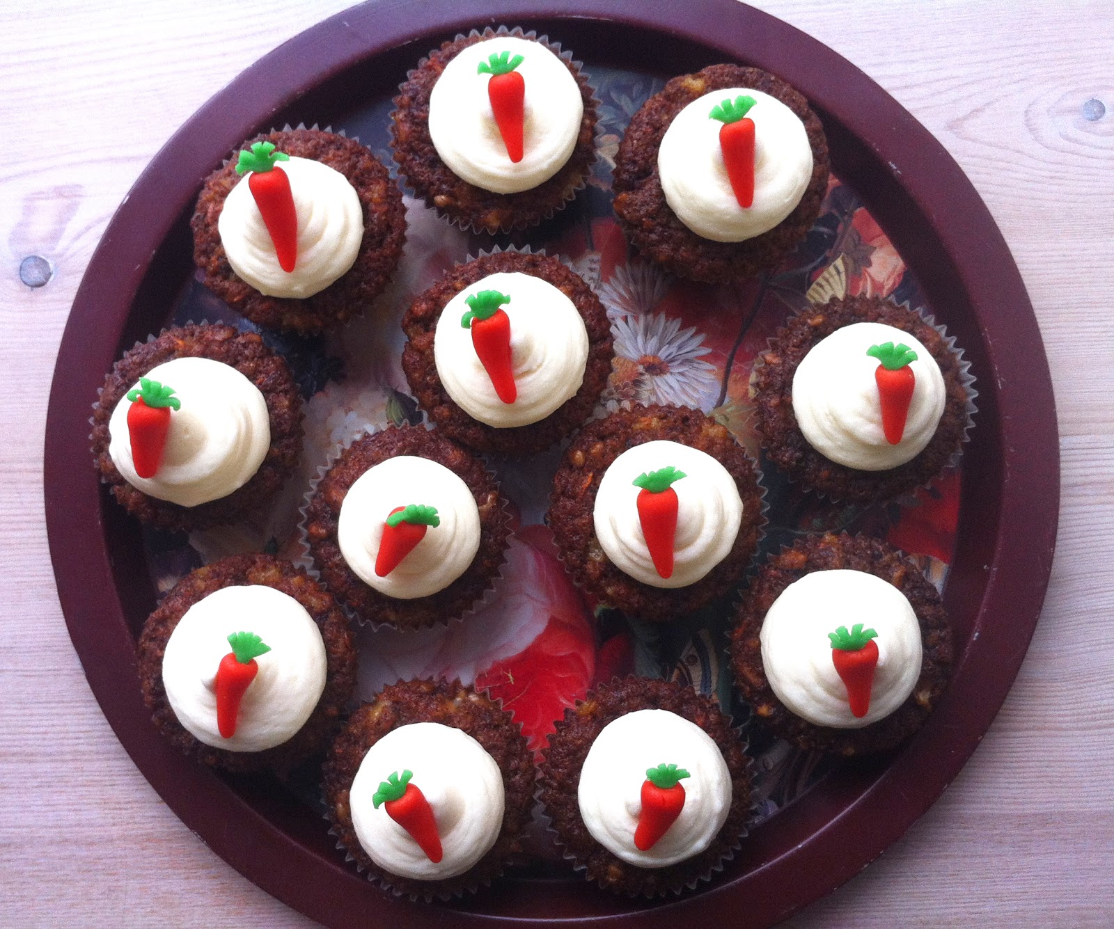 CHEZ LUCIE: Mrkvový dort - Skrytá zelenina - Výzva The Daring Bakers'